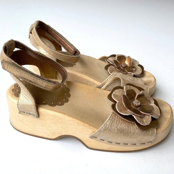 Hanna Andersson | Shoes | Hanna Andersson Girls Leather Swedish Wooden Clog Sandals Size 29 ...